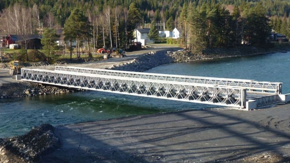 Setter opp midlertidig bru på Tretten: – Må kunne holde i et par år - Tu.no
